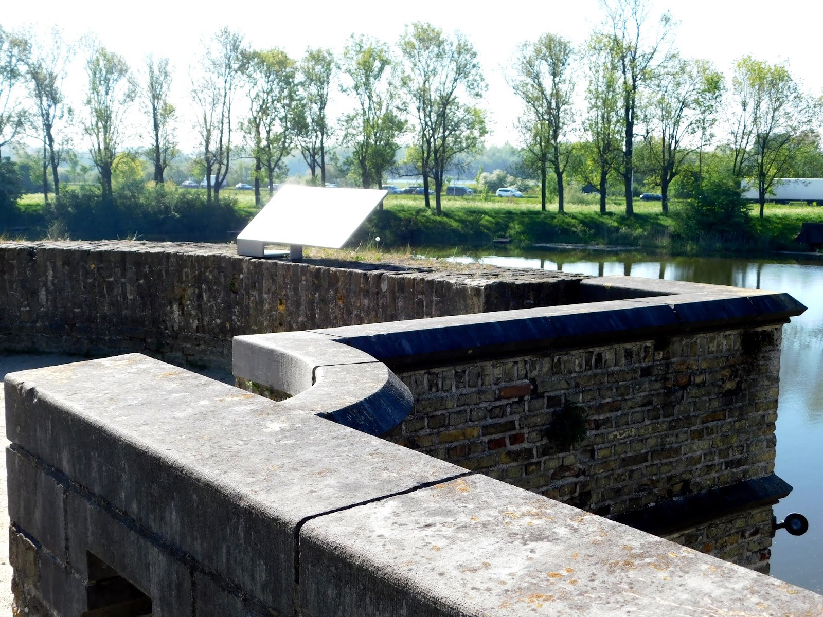 De belevenissen van Michel: BEZOEK AAN DE VESTEN IEPER