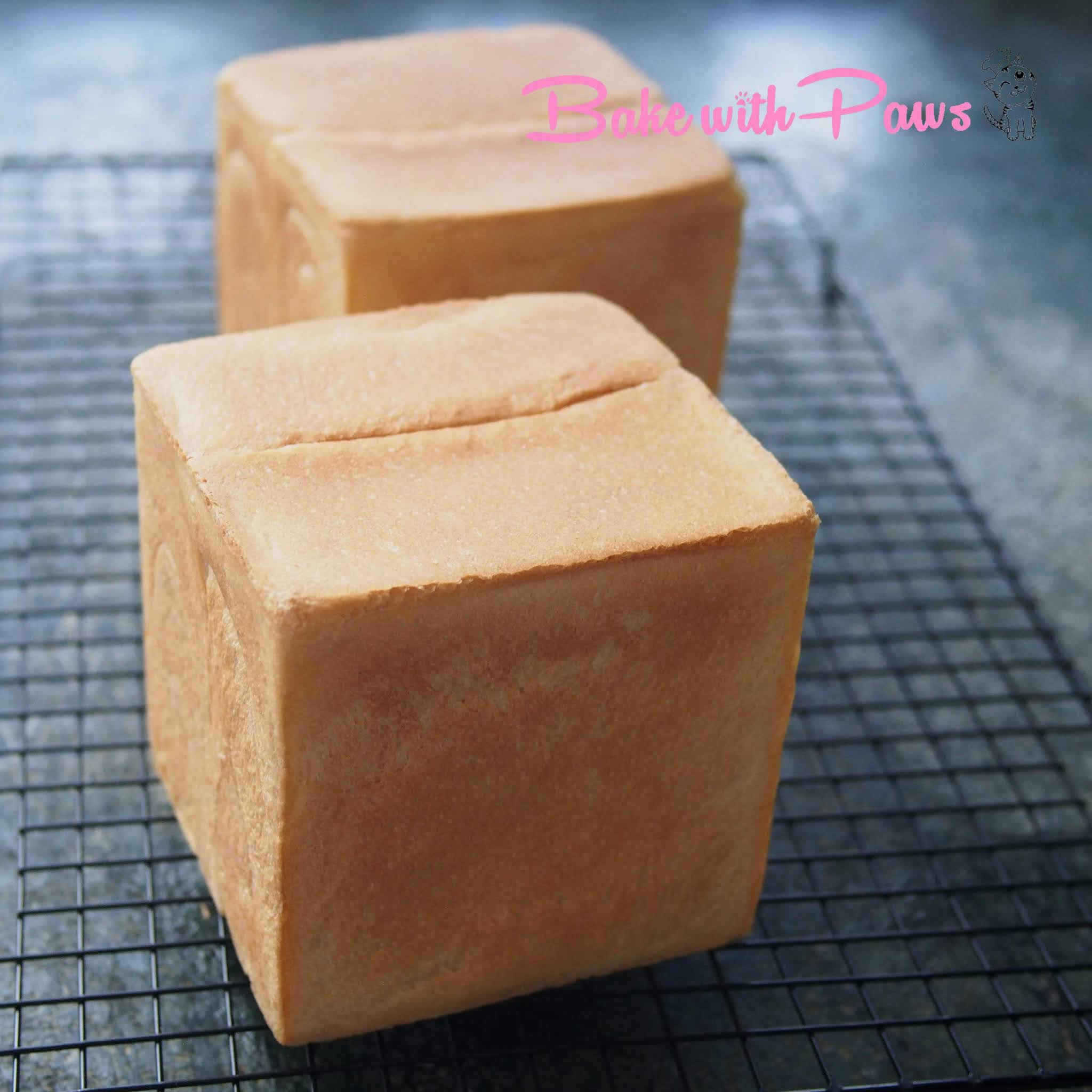 Japanese Soft White Bread/Shokupan (Yudane Method) - BAKE WITH PAWS
