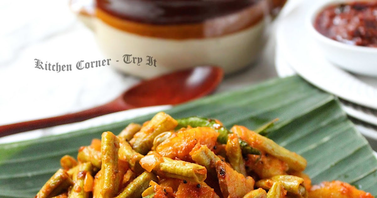 Achinga Payar Kaya Mezhukkupuratti/ Raw plantain and Yard Long bean ...