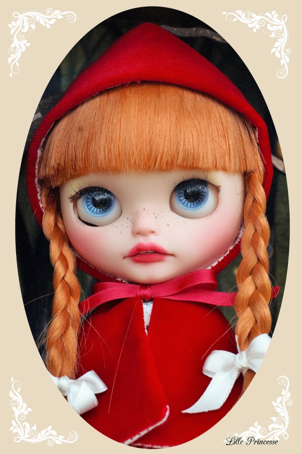 Lille Princesse: Little red riding hood custom room box