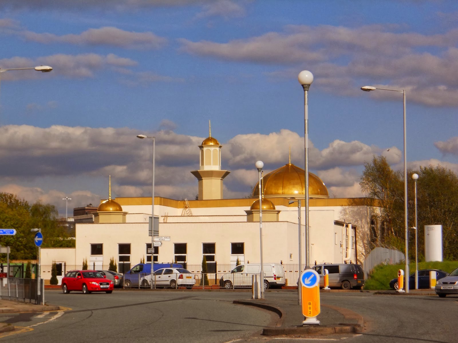 AHMADIYYA MOSQUE: Darul Aman Mosque - Manchester UK