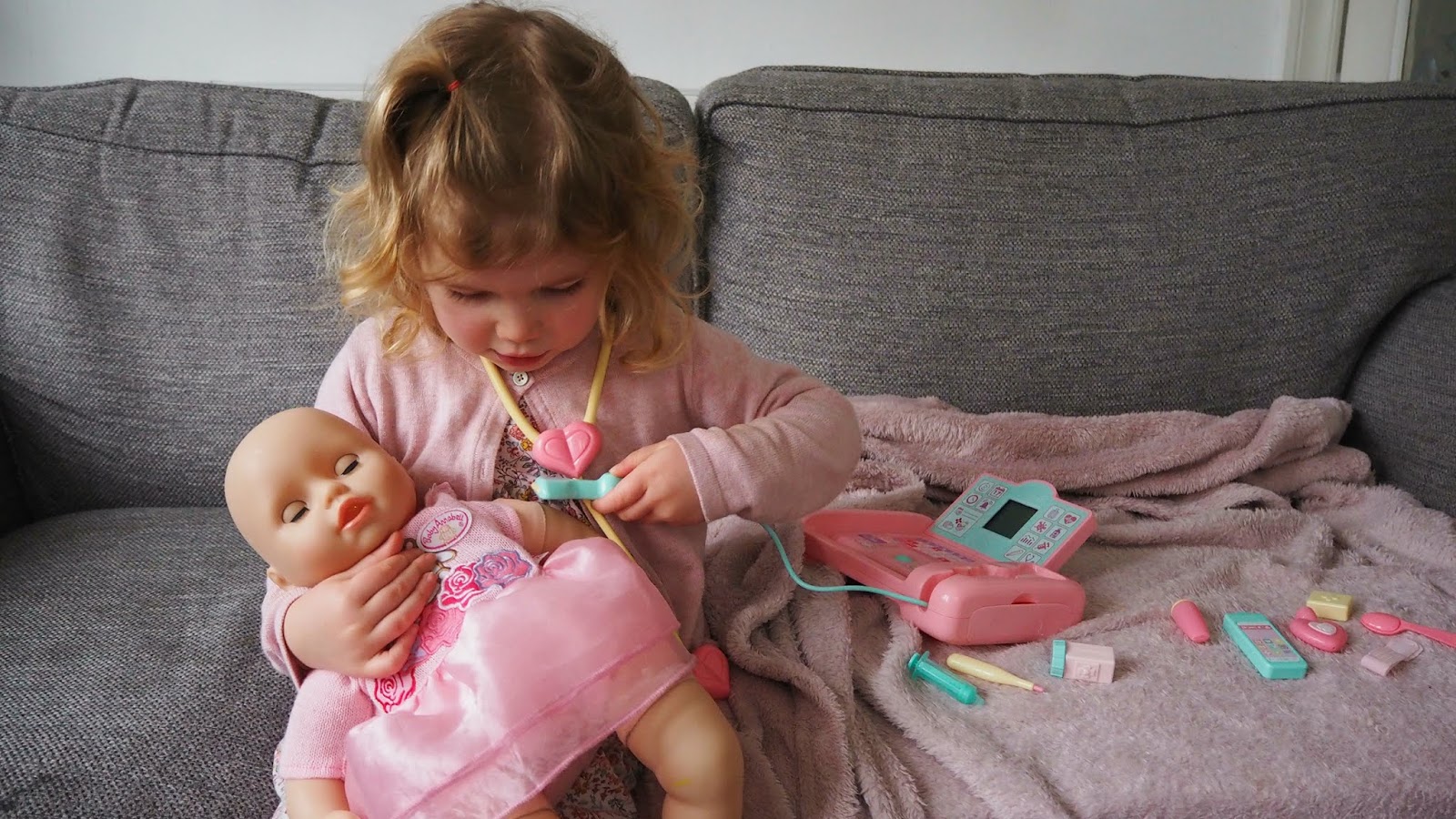 Chic Geek Diary: Baby Annabell Milly Feels Better Doll, Medical Scanner ...