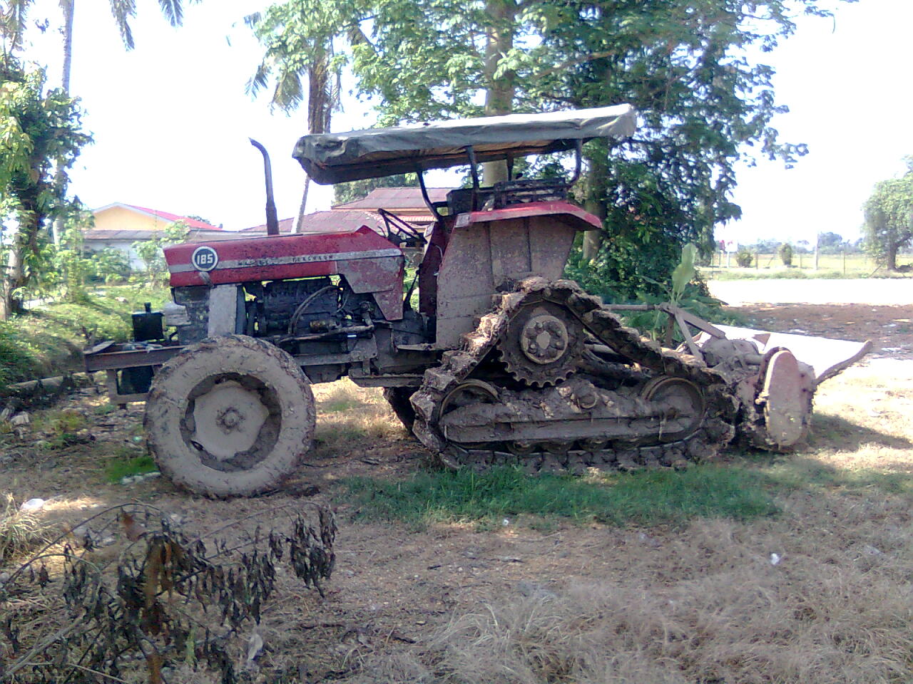 Combine harvester , tractor&more..: Massey Ferguson track..MF185