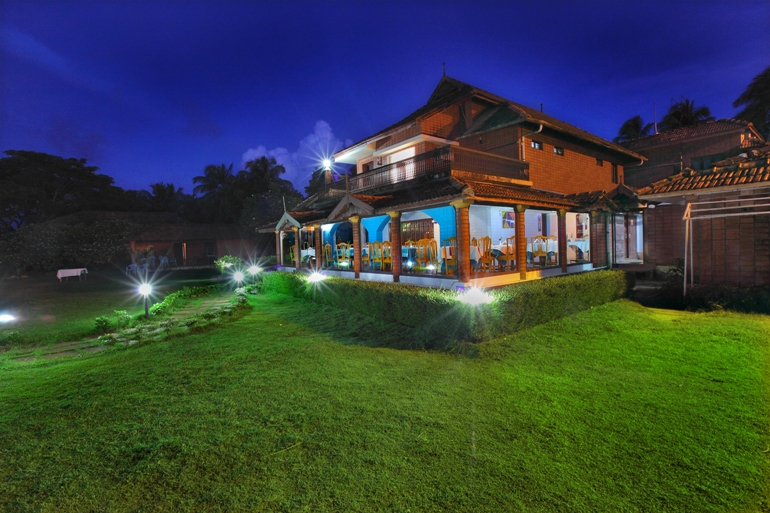 River Retreat Cheruthuruthy | River Retreat Heritage Resort | Heritage ...