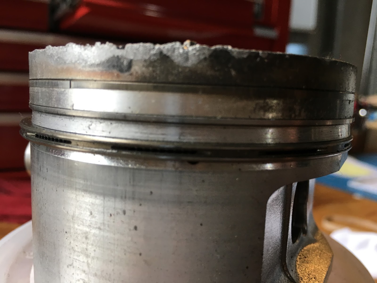 Detailed Pics of the Plugs and Piston