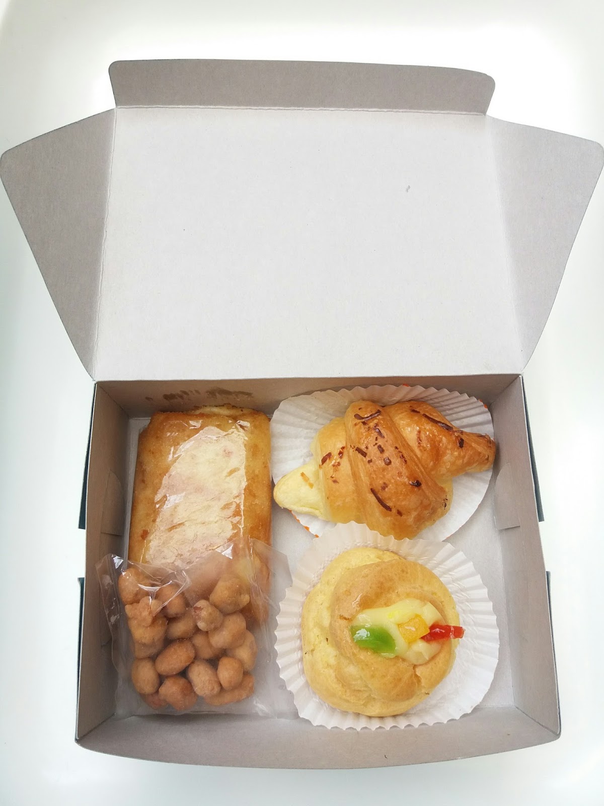 0877-3902-1229 (XL) | Snack Box Arisan | Almond Bakery Cafe Resto ...