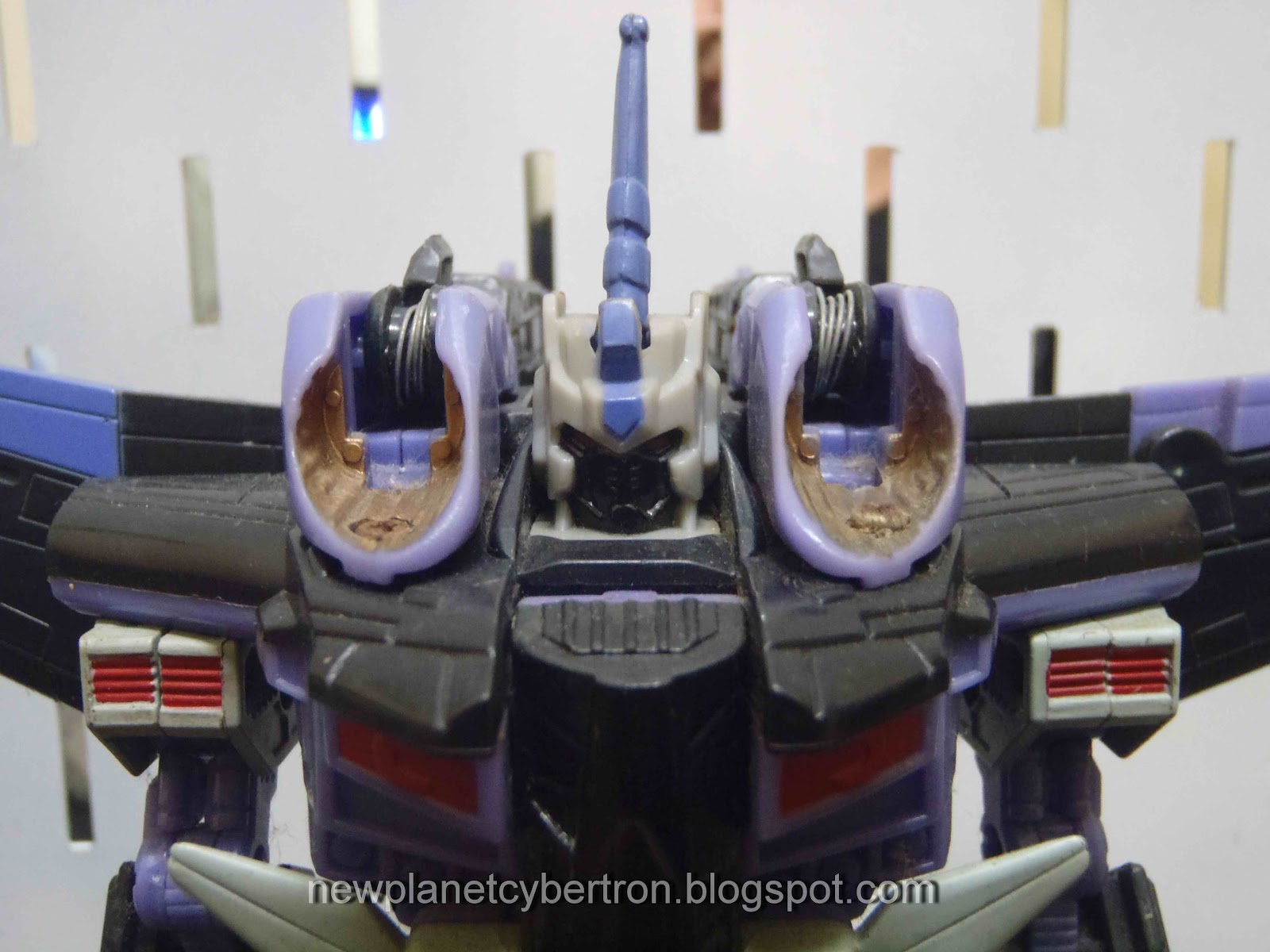 New Planet Cybertron: Transformers Review: Skywarp (Armada Knockoff)