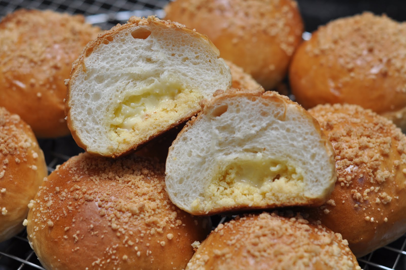 Veronica's Kitchen: Butter Milk Bun -奶香牛油面包