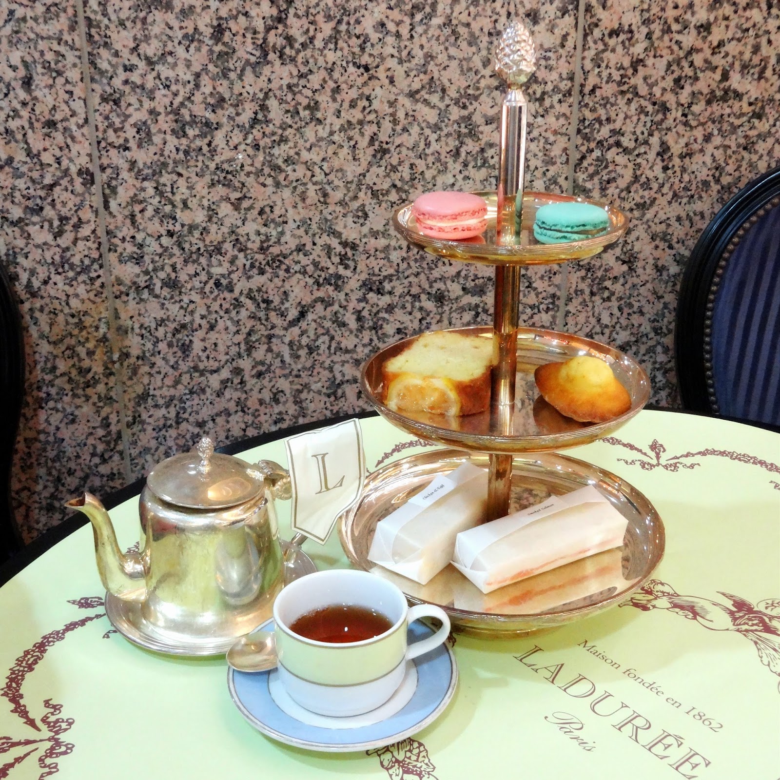 Queen of Low Tea: Ladurée Tea Set