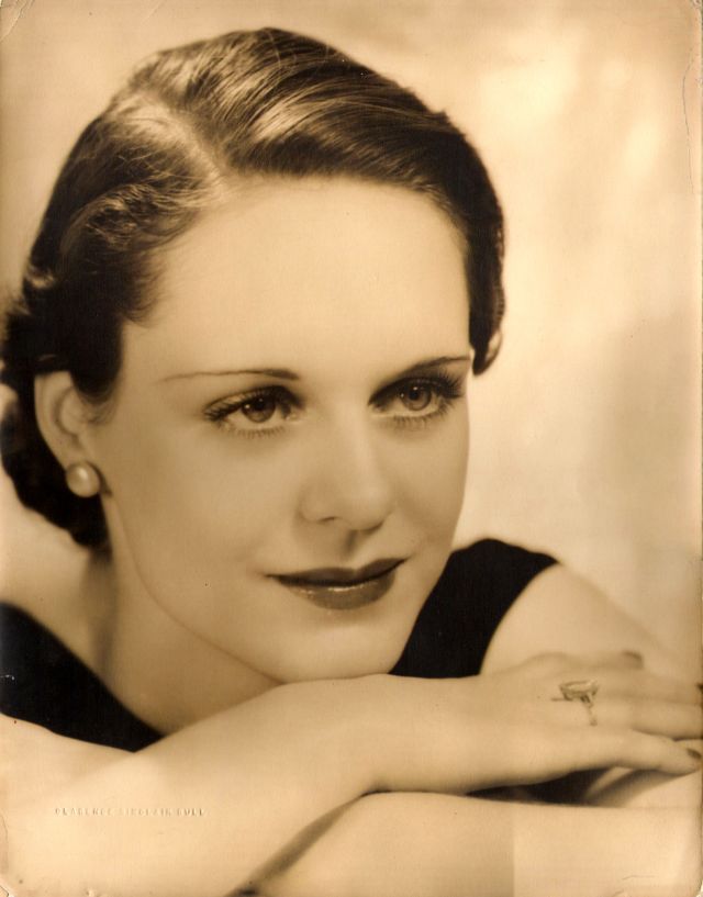 35 Charming Photos Defined Fashion Styles of Young Women in the Early ...