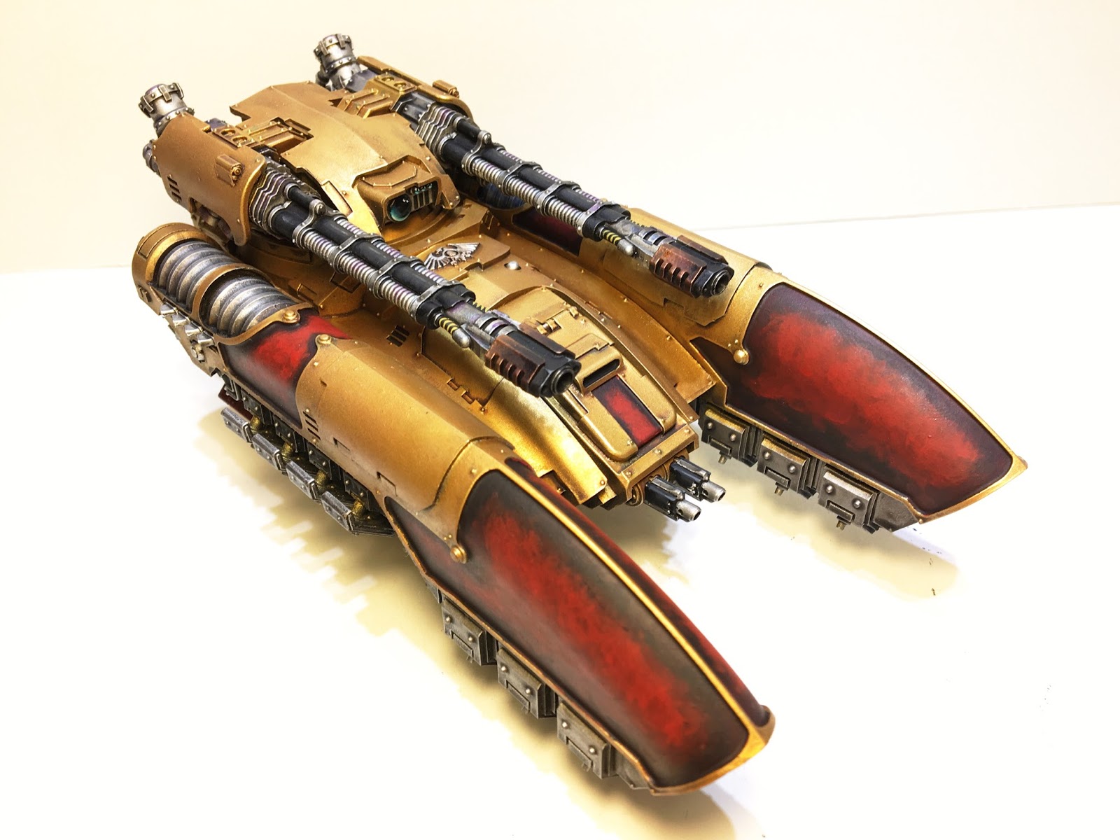 SCIFI WARGAMERS: Showcase: Adeptus Custodes Caladius Grav Tank.