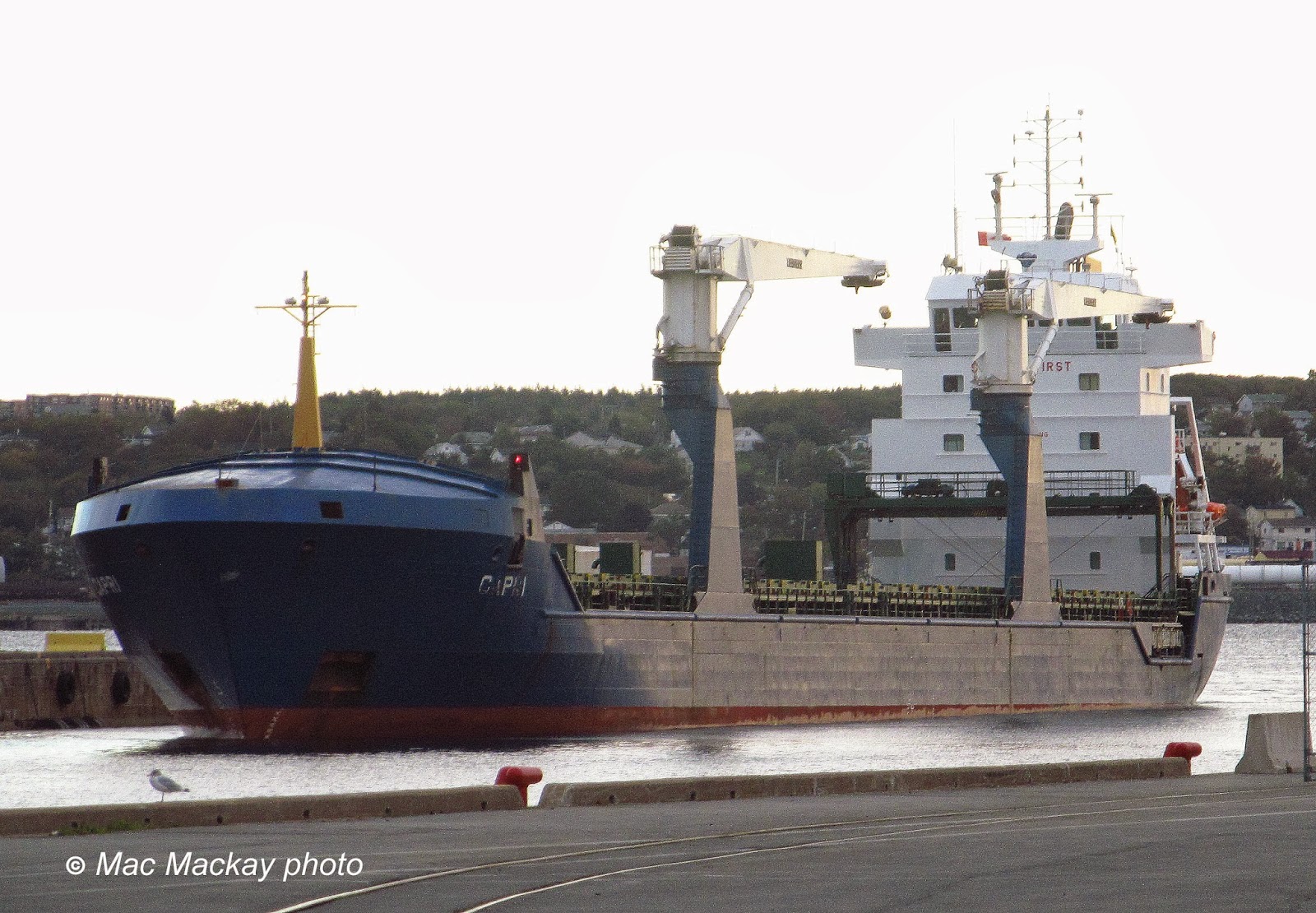 Shipfax: Capri with more rails