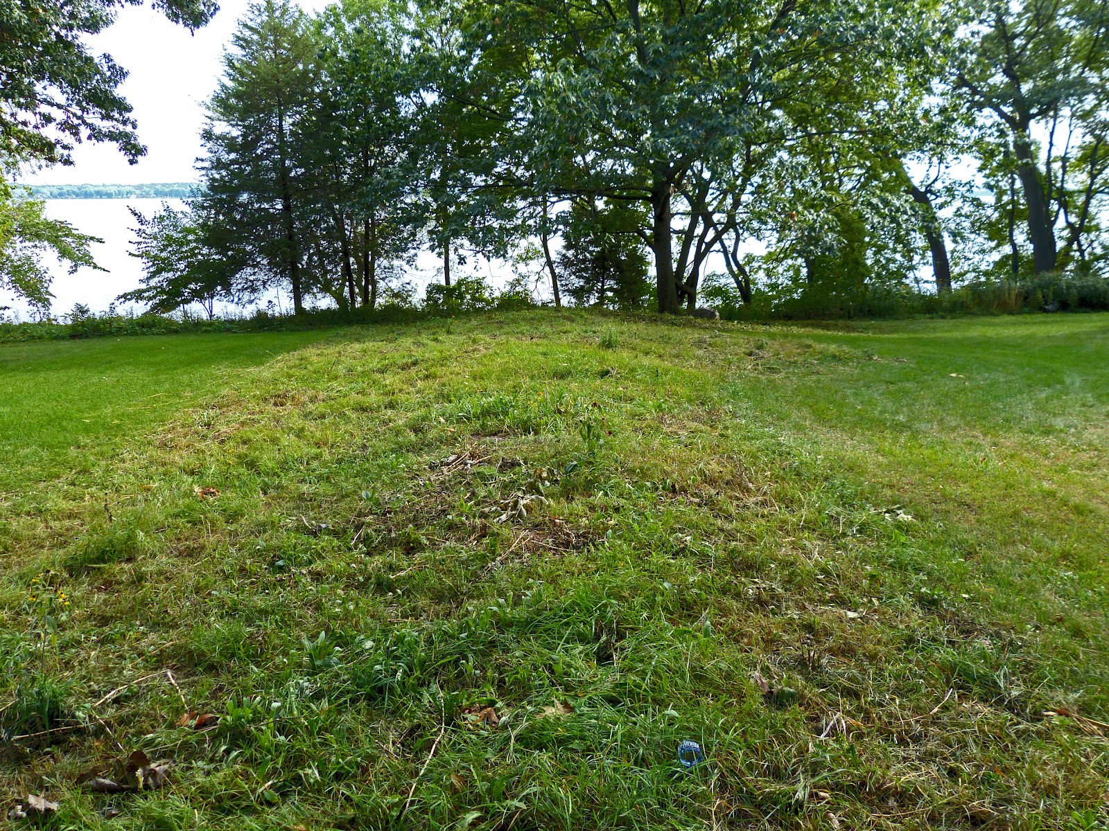 Landmarks: Emblematic Mounds