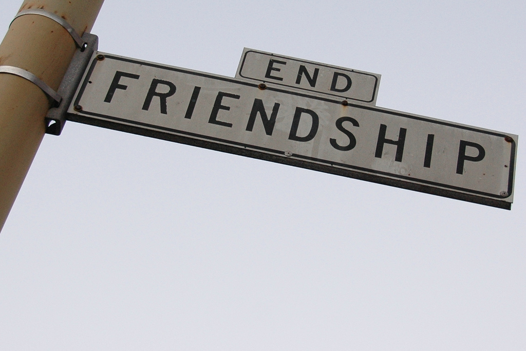 General Conversation...: 5 Signals That Say The Friendship is Over