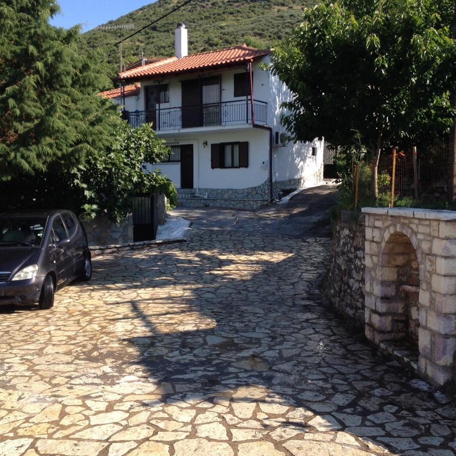ΗΣΥΧΕΣ ΔΙΑΚΟΠΕΣ ΚΑΙ ΤΑΞΙΔΙΑ ΣΤΗΝ ΕΛΛΑΔΑ: ΑΝΔΡΙΤΣΑΙΝΑ ΗΛΕΙΑΣ