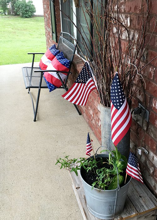 She's Crafty: Patriotic Porch decor