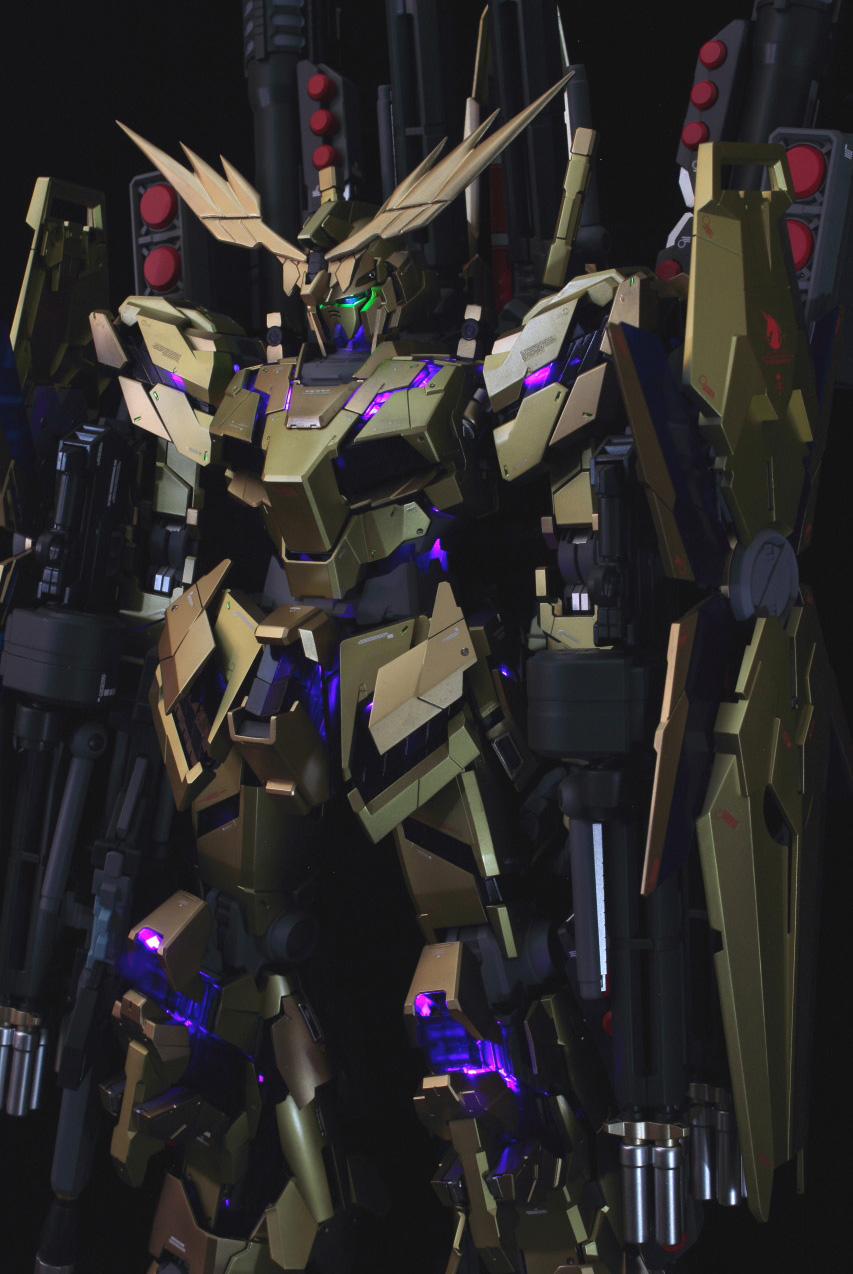 Custom Build: PG 1/60 Unicorn Gundam Phenex + Full Armor Equipment