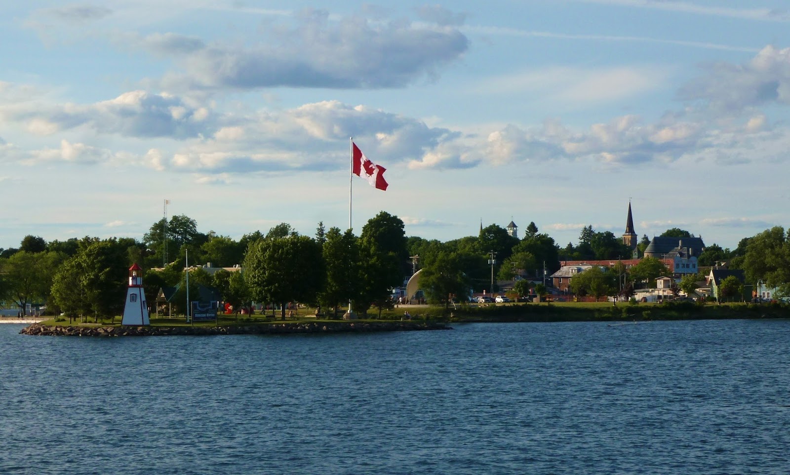 Información para realizar un crucero por las Mil Islas en Canadá ...