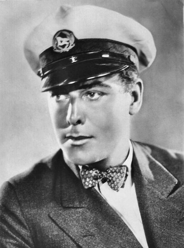 “The Male Greta Garbo”: Handsome Portrait Photos of Nils Asther in the ...