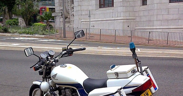 Derek's Car Album * Derek 照相館: HONDA POLICE BIKE