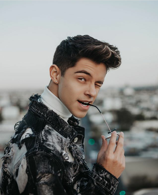 Aparato do Entretenimento: [UniTeen]: Protagonista de "Kally's Mashup ...