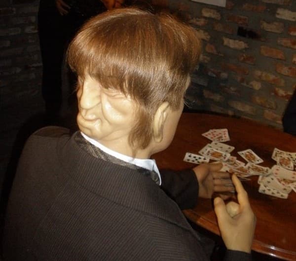 REPÚBLICA DO MAL: A história bizarra (e assustadora) por trás do homem ...