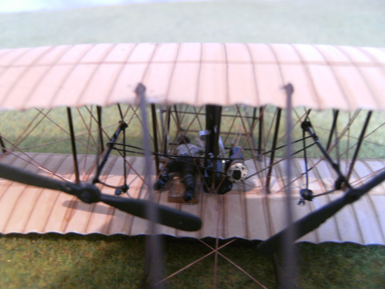 Happyscale-Modellbau: Wright Flyer - papermodel ( and wire ) 1:72