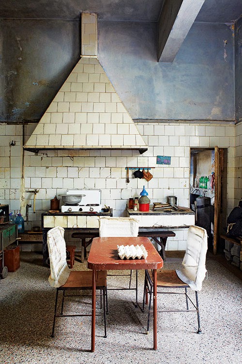 Introducing New Worlds With A Shrug: Insides: Cuban Kitchens