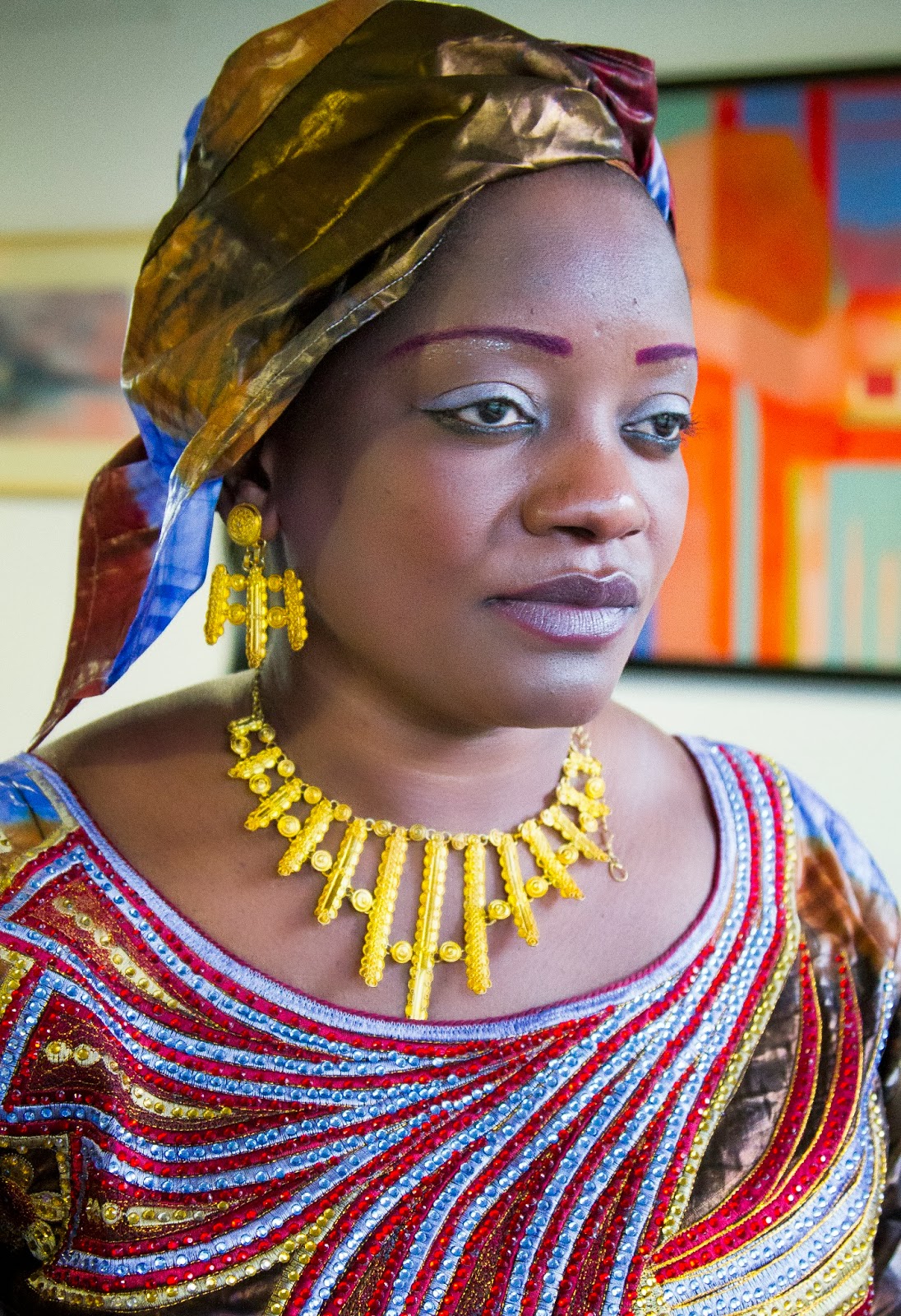 Colores del Mundo: TALLER DE TOCADOS AFRICANOS. FUNDACION MUJERES POR ...