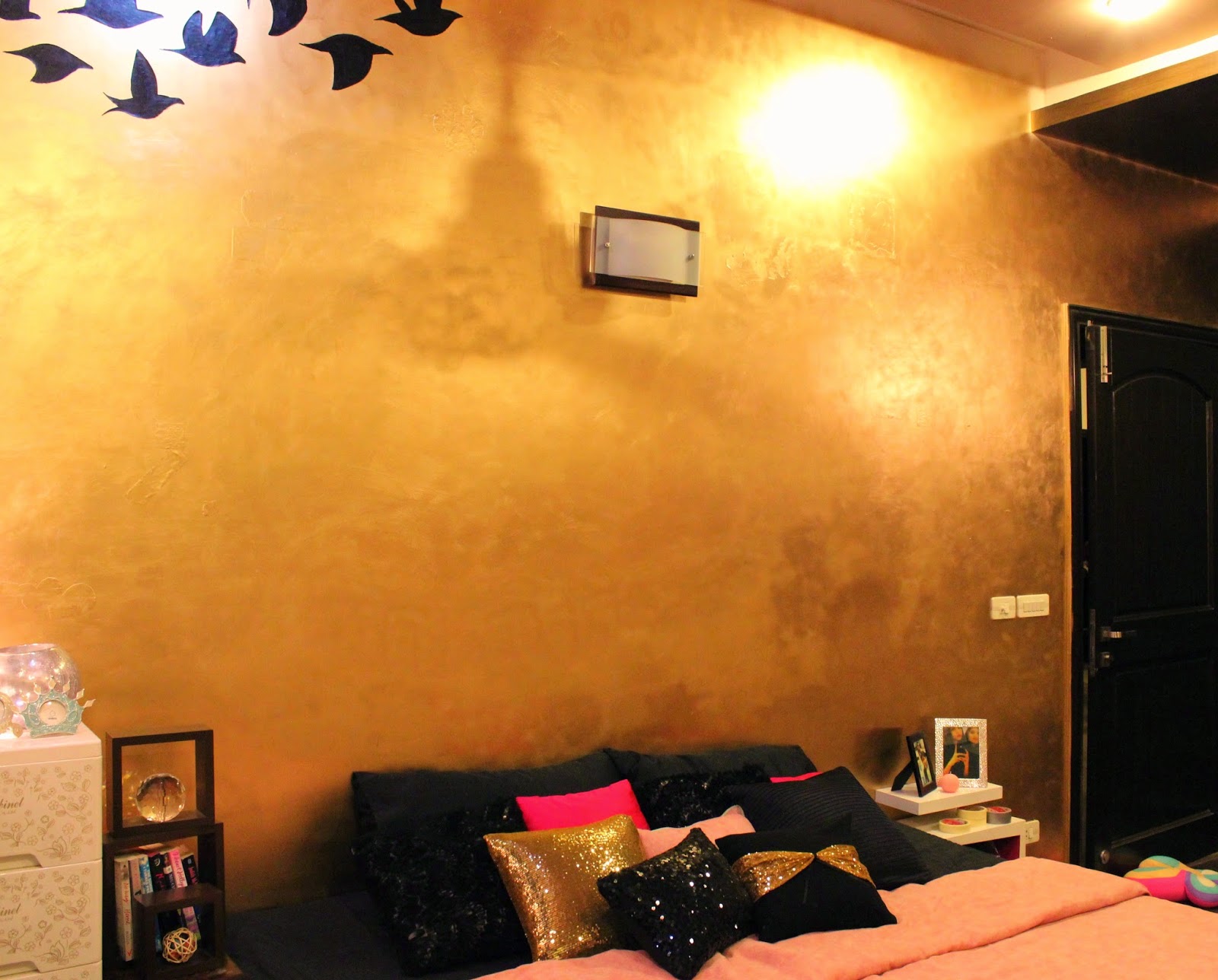Ayesha's Creative Me!: DIY Gold Wall Tutorial