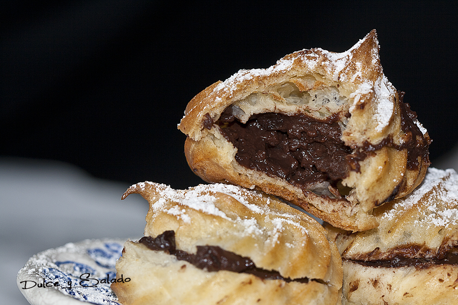 Dulce y Salado: Profiteroles Rellenos de Crema Pastelera de Chocolate