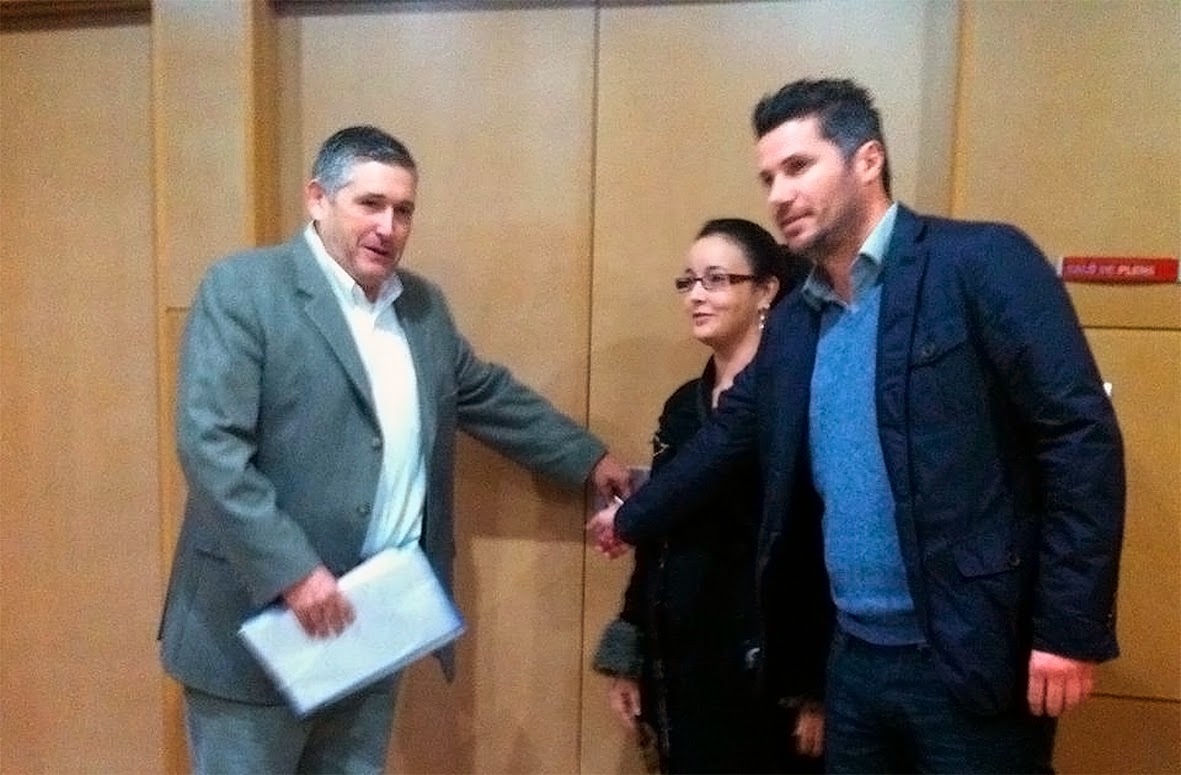 La Cotorra de la Vall: El PPSOE fa el "numeret" davant la Sala de ...