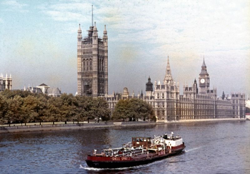 London in the 1950s Through Amazing Color Photos ~ Vintage Everyday
