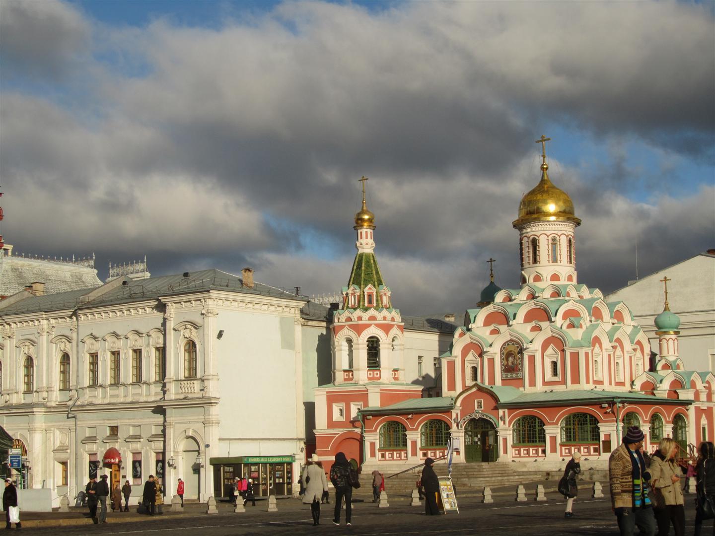 Ζαρντινιερα μ.Κ. (μετα Κρισεως): Μοσχα 1: Εισαγωγη, Κοκκινη Πλατεια