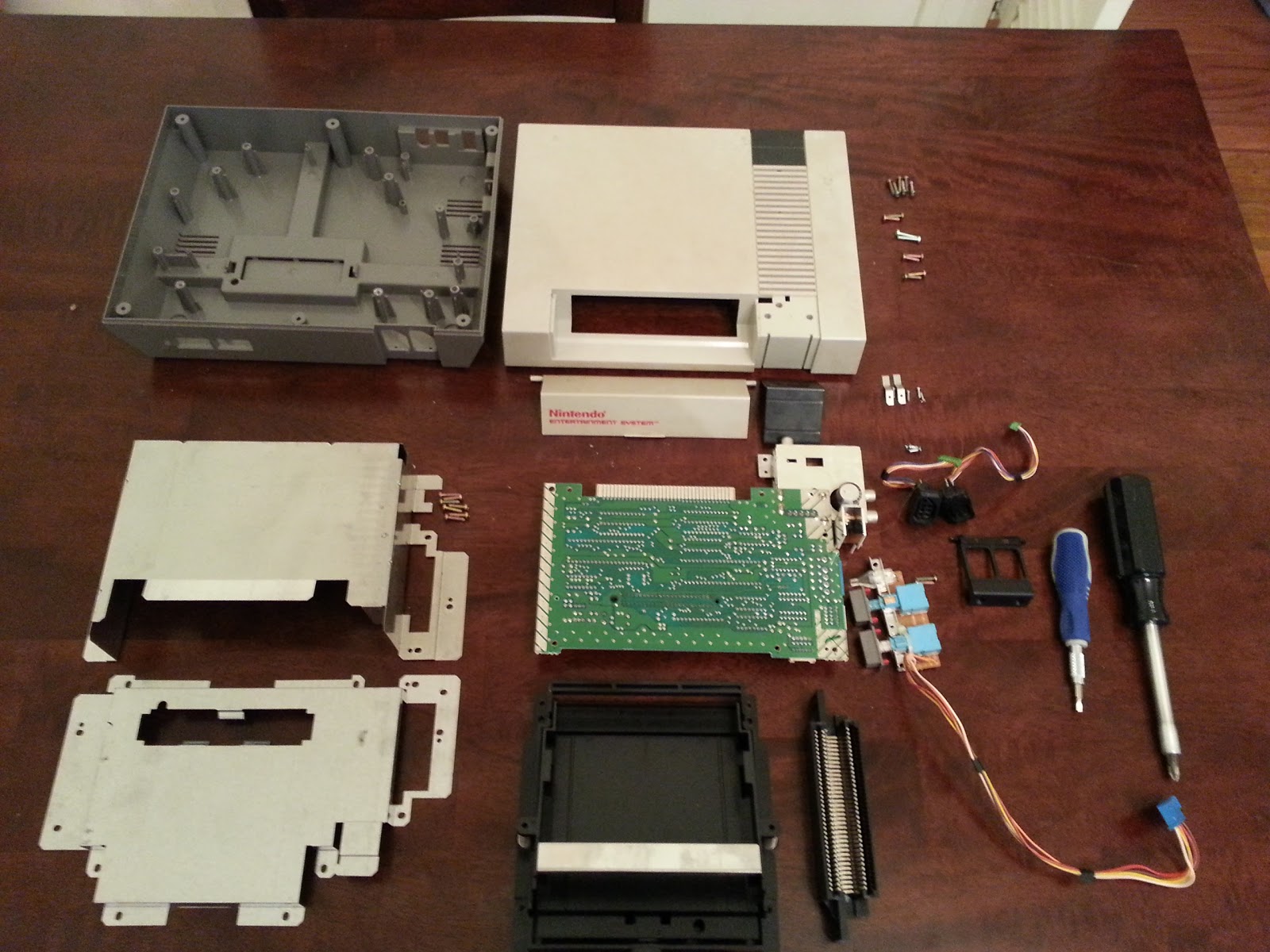 Retro Repair Tips: Retro Repair Tips 1: NES Tear down!