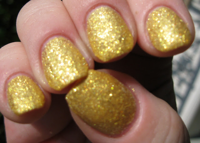 Lacquer Slacker Liz: Zoya Solange