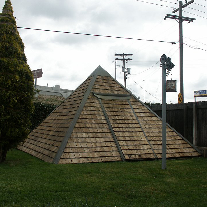 Rachel's SLC History: Spooky SLC: Summum Pyramid