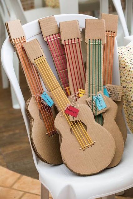 Ideas en un 2 x 3: Creativos proyectos en cartón para niños