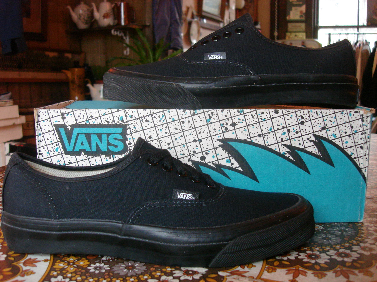 theothersideofthepillow: vintage VANS style #44 black canvas black ...