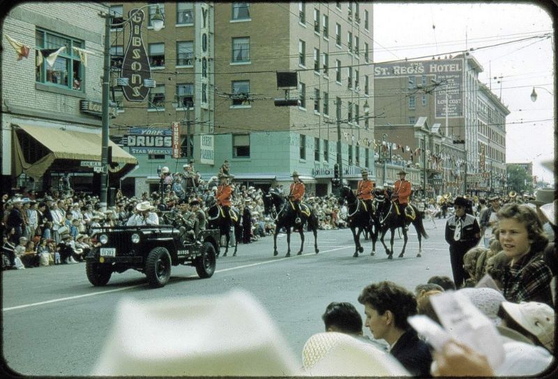Beautiful Life of Canada in the Late 1950s Through Amazing Kodachrome ...