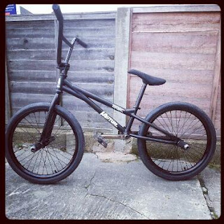 The Flat Squirrel Blog: Autum "Black & Brakeless" Flat Squirrel BMX ...
