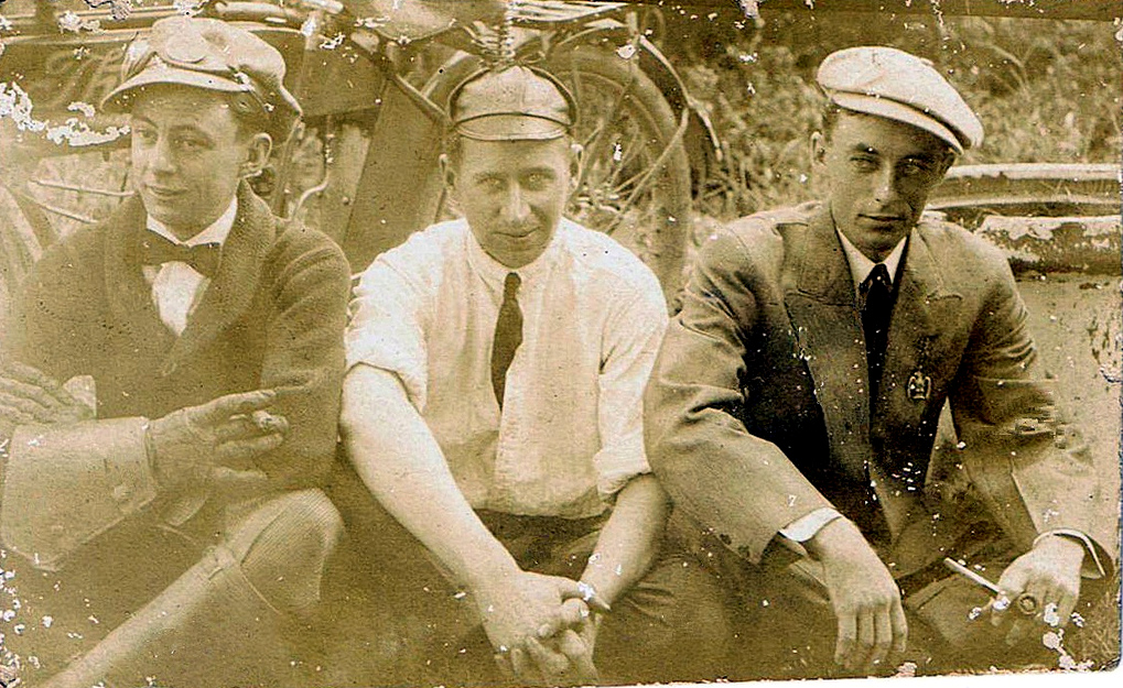 39 Interesting Vintage Snapshots Show What Men Wore in the 1920s ...