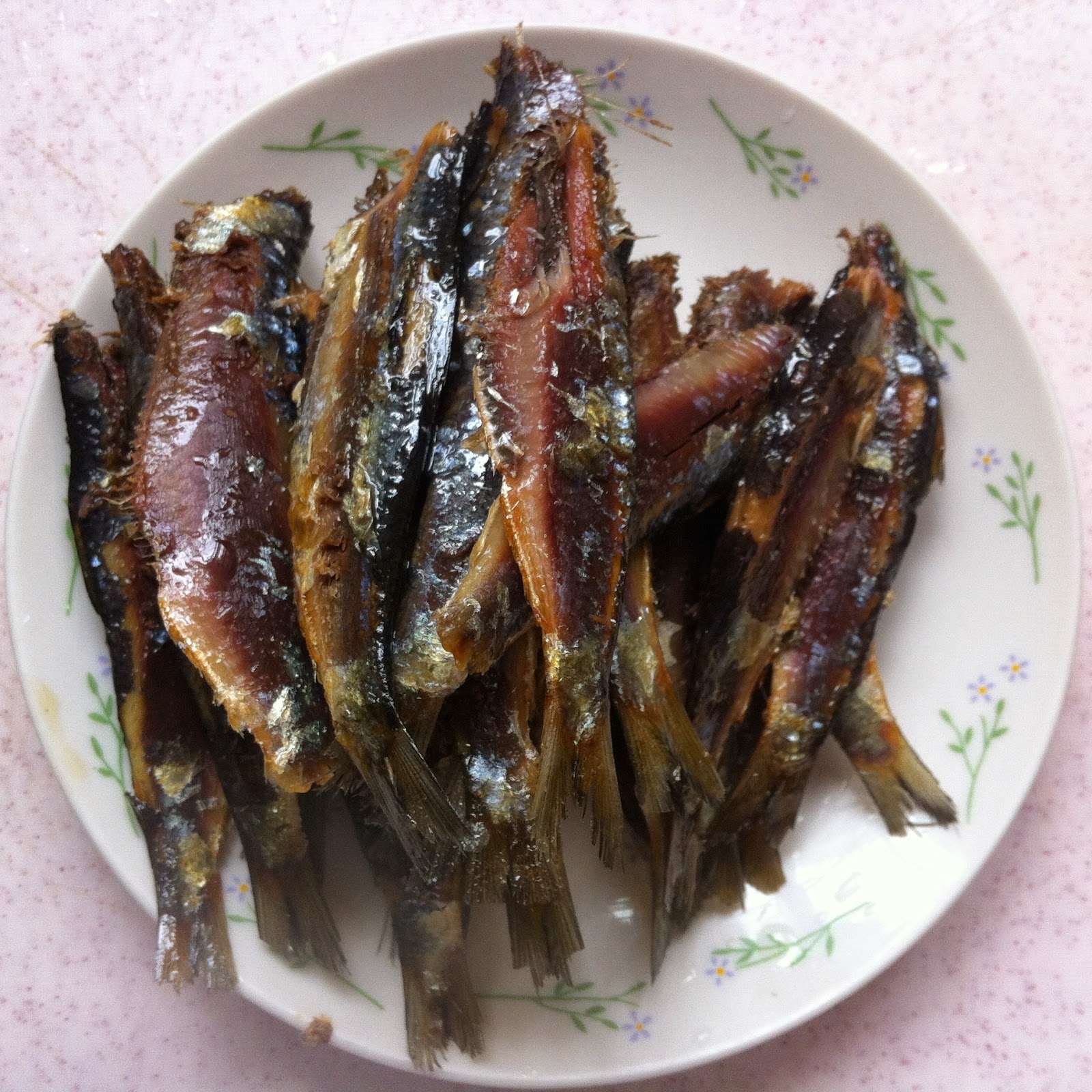 The PseudoShrink: Gourmet(?!) Tuyo In Oil