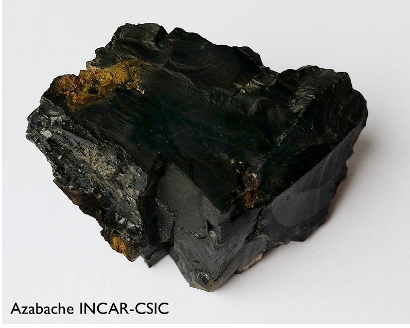 ¿Por qué usamos joyas de azabache?