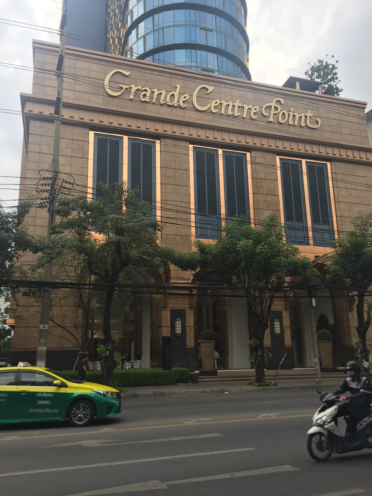 Grande Centre Point - Gleams and Glam