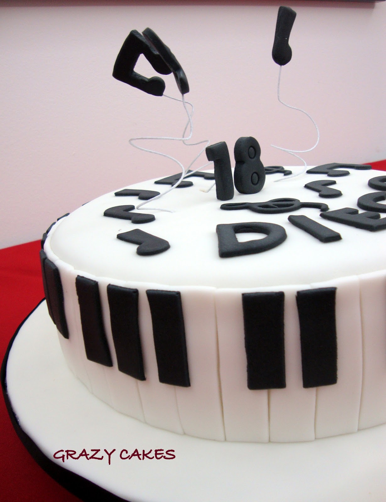 Grazy Cakes: Bolo Musical