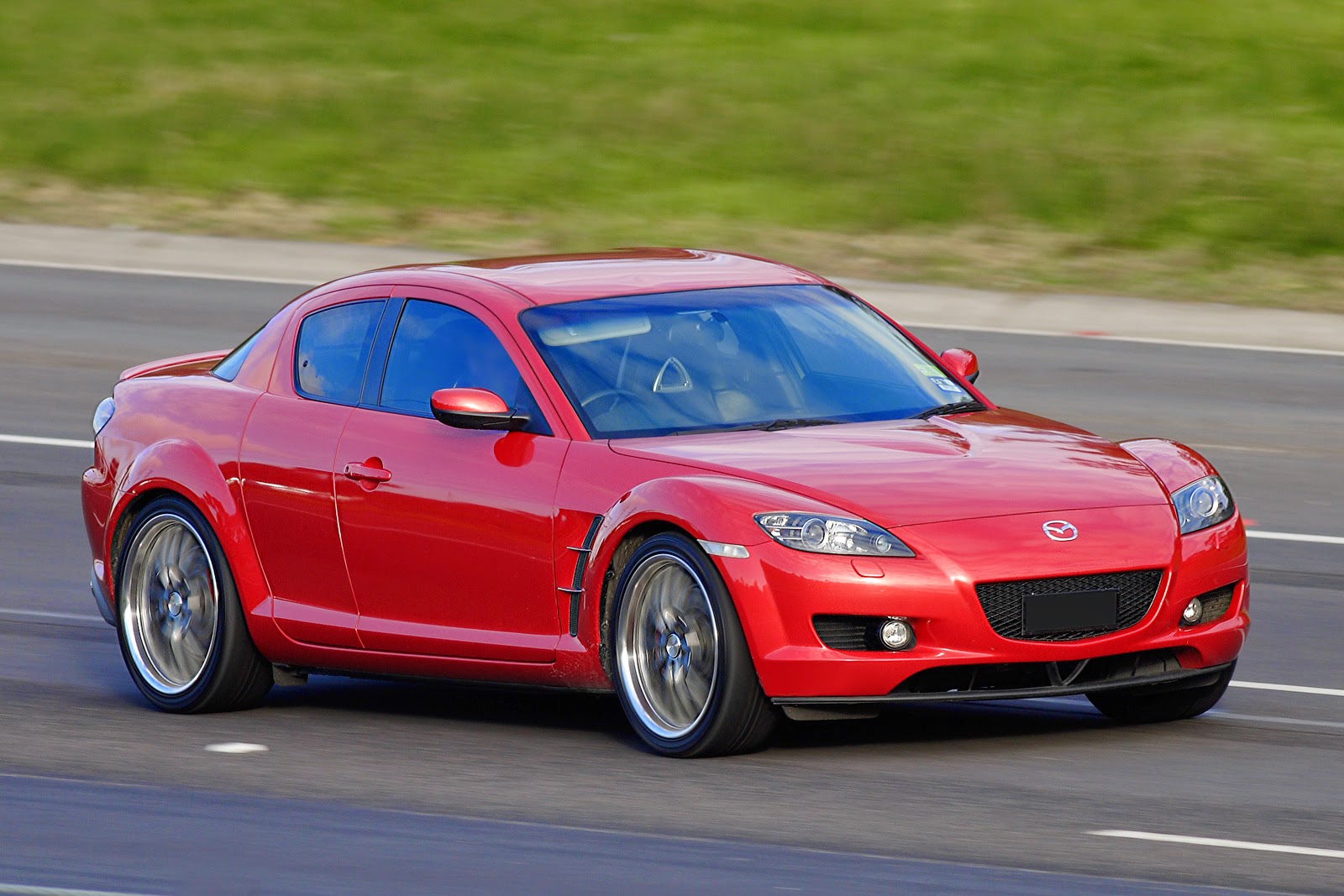 5 buoni motivi per comprare una Mazda RX-8 - Throttle Addicted