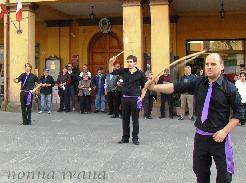 FIERE, FESTE, MANIFESTAZIONI...FOLKLORE .... FRUSTE INFUOCATE!!!!