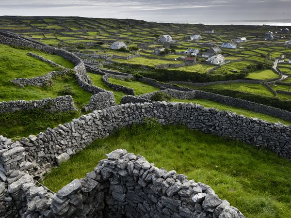 Irish Memorial Stones: The Stone Walls of Ireland