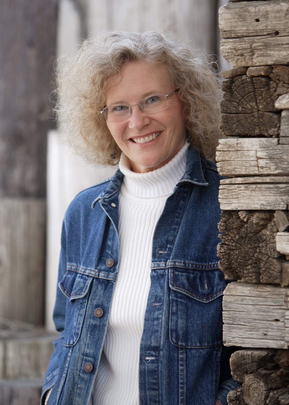 An Avid Reader's Haven: Meet Mystery Author Karen Hall